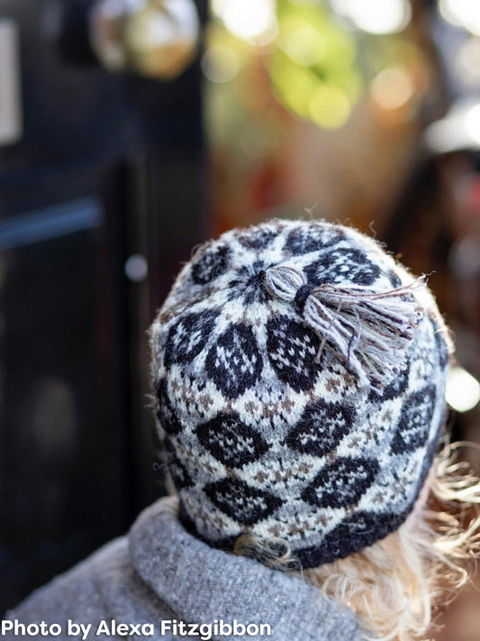 Jamieson's of Shetland Aal Ower Toorie Hat Kit