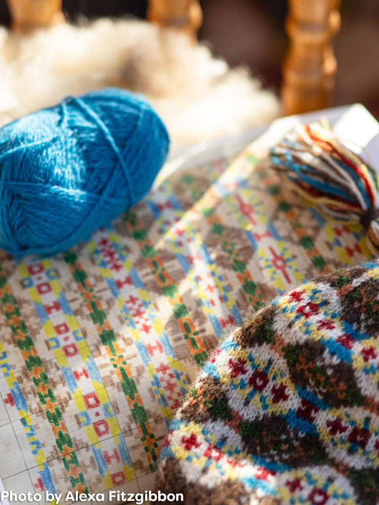 Jamieson's of Shetland Aal Ower Toorie Hat Kit | Jimmybeanswool.com